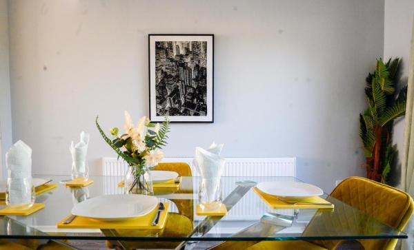 Apartment Sleeps 4 With Parking - Dartford