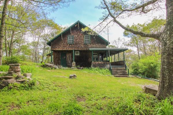 Historic Home With Large Deck, Free Wifi, Washer/dryer - Near Beach And Downtown - Boothbay Harbor, ME