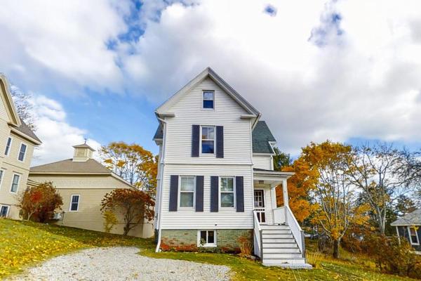 Newly Renovated Haven W/ Deck, Walk To Shops, Dining & Marina, Pet Friendly - Boothbay Harbor, ME