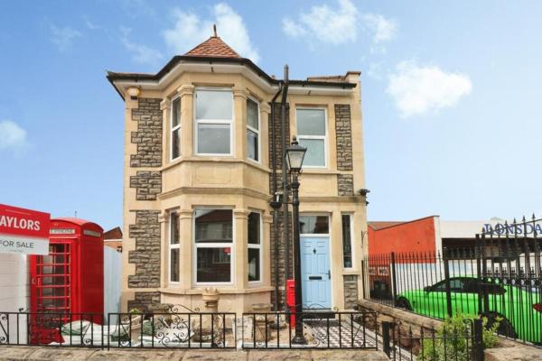 Quirky Large Victorian House With Private Parking - Bristol