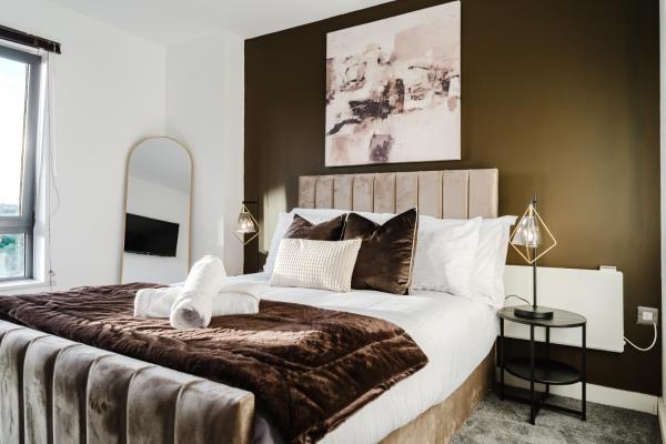 Stylish Leeds City Centre Retreat Sleeps 8 - Leeds