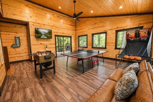 Private Luxury Cabin - Hot Tub - Fire Pit - Game Room - Oklahoma