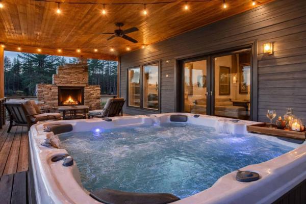 Modern Cabin Escape - Hot Tub - Game Room - Pets - Broken Bow, OK
