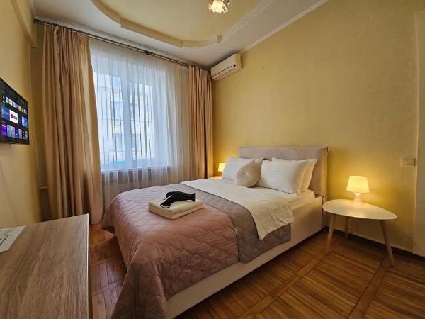 Патріотична квартира Мережа Alex Apartments Цілодобове безконтактне заселення - Полтава