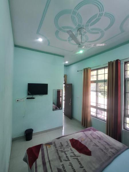 K C Hotel & Restaurant - Chopta
