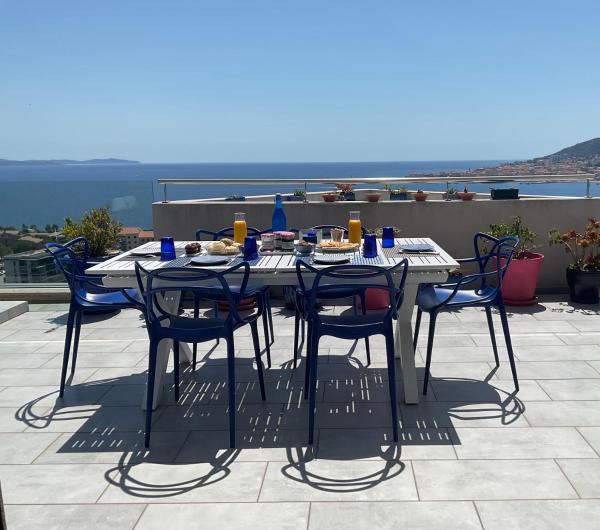 Suite De 2 Chambres Privatives, Proche Port & Aéroport, Vue Mer & Montagne, Petit-déjeuner Et Parking Inclus - Ajaccio