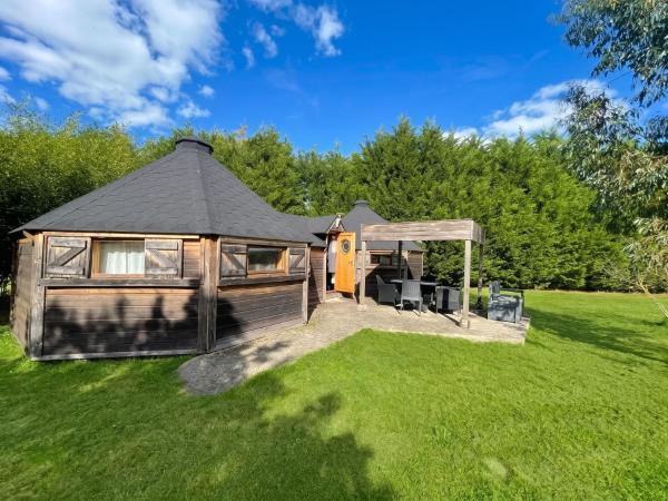 Chalet Confortable Avec Piscine Partagée à Chazemais - Allier