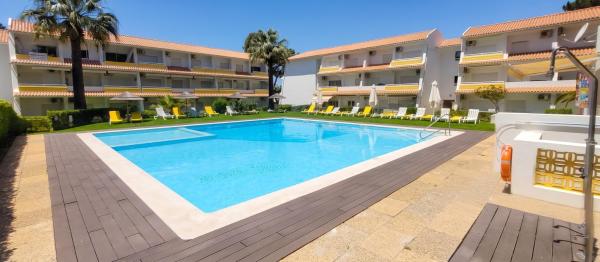 Apartment With Pool In Vilamoura – 53 M², 5 Guests - Quarteira