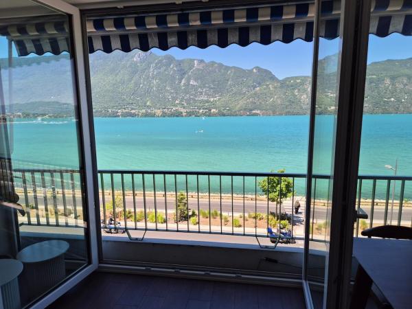 Best Lake View Modern Apartment - La Féclaz