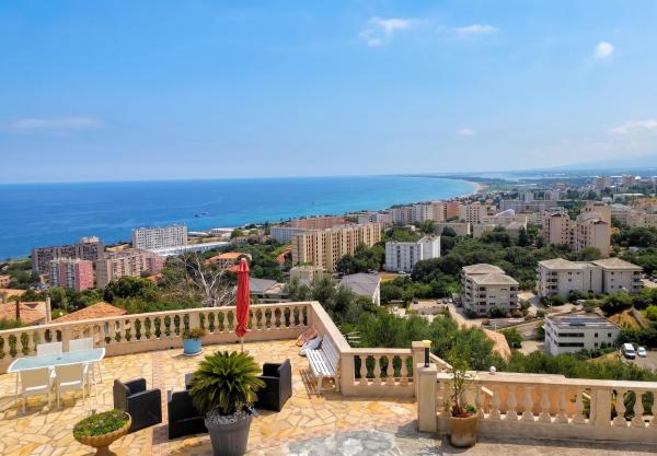 Appartement Spacieux à Bastia Avec Vue Mer Et Montagne. - Biguglia