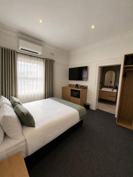 Tourist Hotel Queanbeyan - Canberra