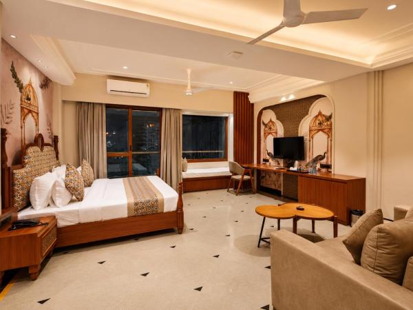 The Luxury Tiger At Lake Pichola - Udaipur