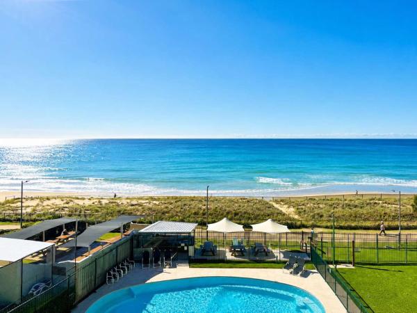 Ocean Front 2br Apartment Heated Pool - Gold Coast