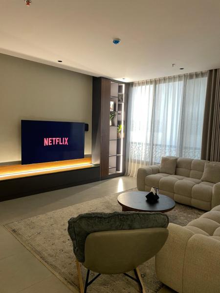 3 Living Room, Kitchen, Luxury Furniture شقة ثلاث غرف وصاله ومطبخ ودورتين مياة - Dammam