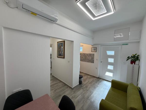 Seawave - Apt For 4 With Patio, Close To Beach! - Vodice