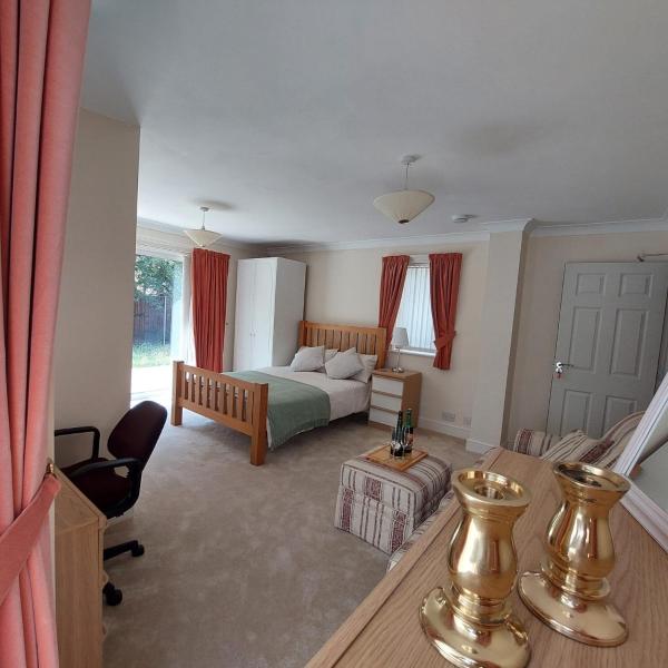 Oxford Luxurious Super King Room With Ensuit Bathroom And Private Garden - Oxford