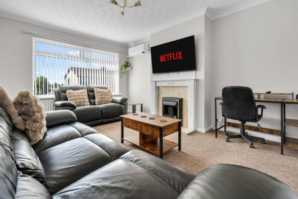 Modern 3 Bedroom House With Air Conditioning & Parking - Stockton-on-Tees