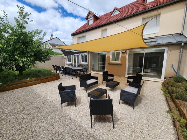 House With 9 Private Suites Near Le Mans Circuit - Le Mans