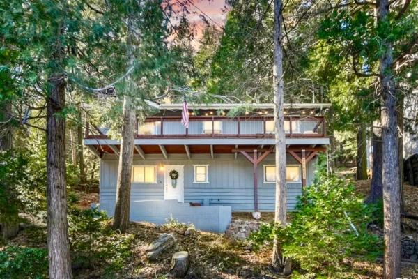 Idyllic Cabin In The Woods: Cozy Crestline Retreat - San Bernardino, CA