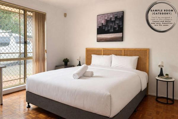 Convenient Western Sydney Double Bed Room Stay - Shared Bathroom - Fairfield