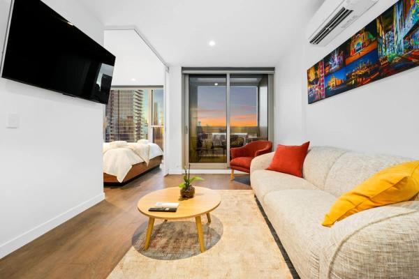 40th Floor Cbd Retreat With Pool & Parking - Brunswick