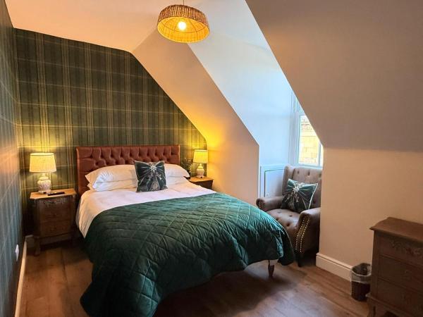 Central Ayr Attic Apartment Plus Views - Ayr, UK