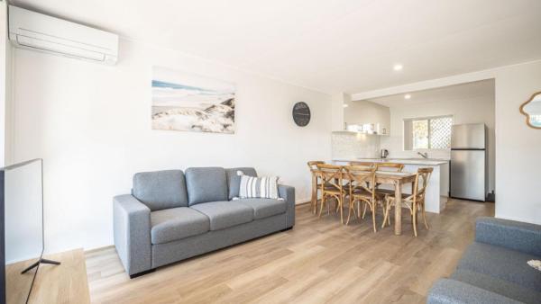 Bribie Bay Retreat - Sandstone Point