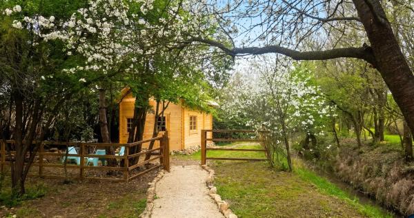 Chalet Charmant Près D'orange Avec Piscine Partagée - Orange