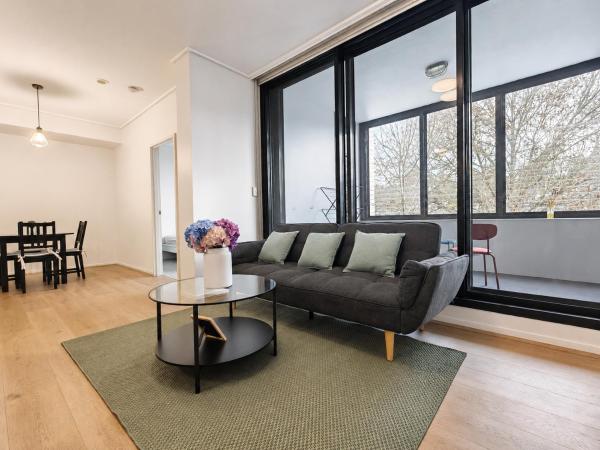 Modern Ultimo 2br 2ba Apartment With Parking - Rosebery
