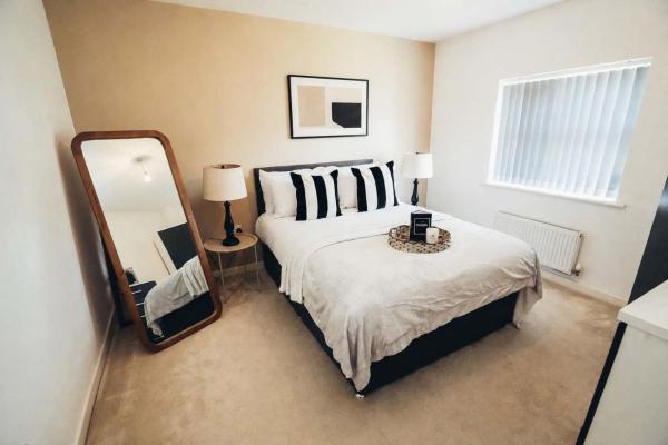 Spacious 4br Home With Huge Garden In Mickleover - University of Derby