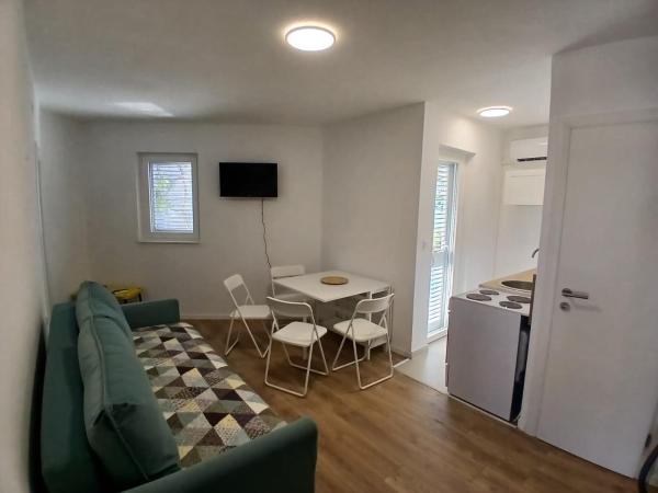 Apartman Seaesta Vito - Okrug Gornji