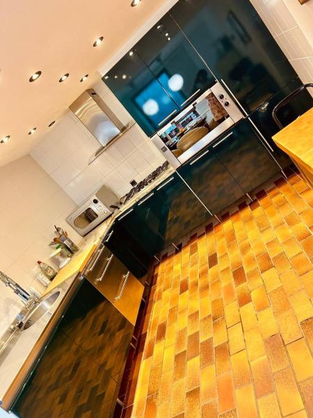 Private Room With Shared Bathroom - Huy