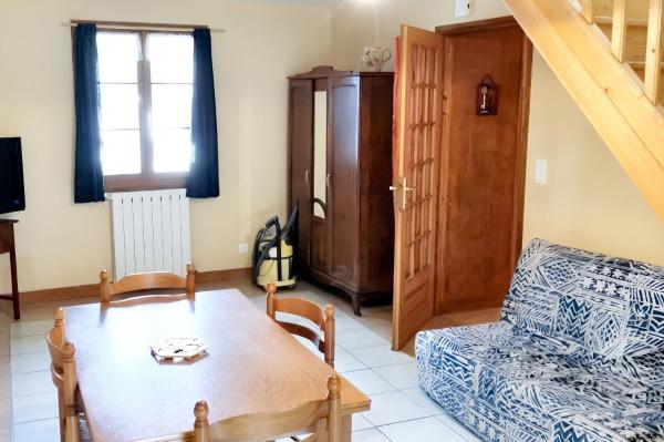 Appartement Confortable à Mesnay - 70 M² - Balcon Privé - Arbois