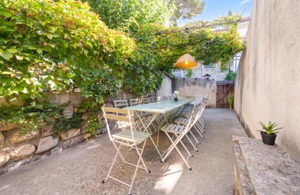 Maison Authentique à Montfrin Avec Terrasse, Air Conditionné. - Bellegarde