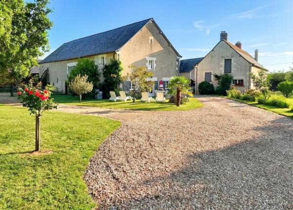 Studio Confortable à Thilouze De 55 M² Avec Jardin Privatif - France