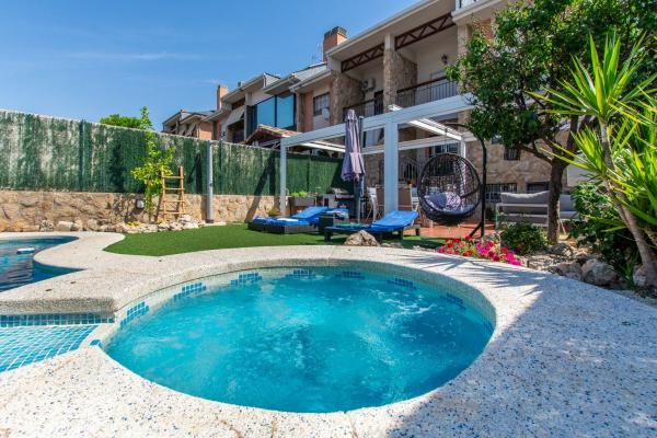 Charming Studio With Pool Retreat - Universidad Europea de Madrid