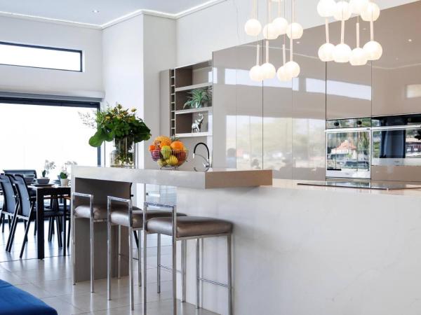 Luxurious 4-bedroom House With Private Pool In Hartbeespoort - Hartbeespoort