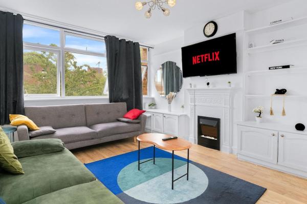 3br Contractor Friendly Home In Greenwich With Free Parking, Sleeps 8! - Ilford