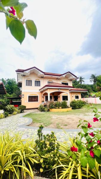 Chateau La Princesa With Cozy Garden & Bar - Puerto Princesa