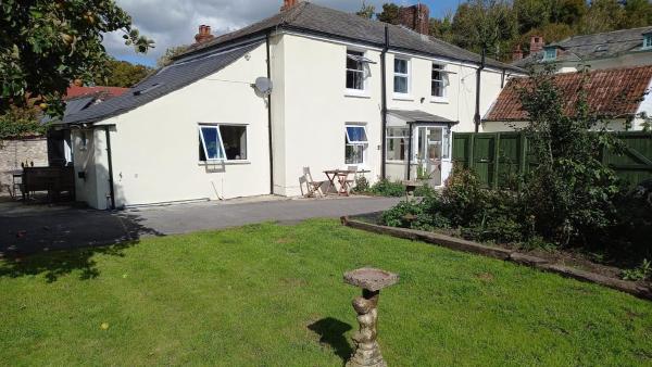 The Post Office, 6 Beds, Bar, Library, Pool Table, Stream, Large Garden - Dorset