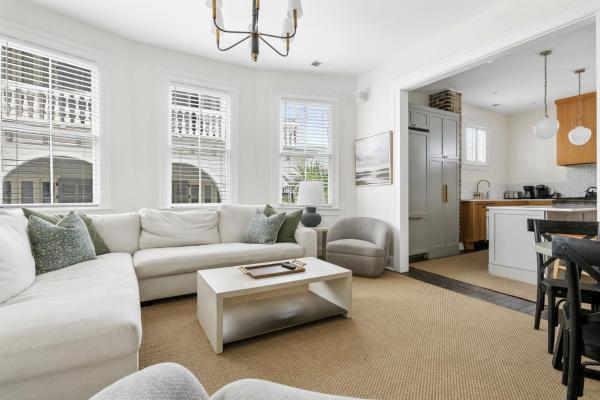 The Gardenia House Unit B Sleeps 13 - Charleston