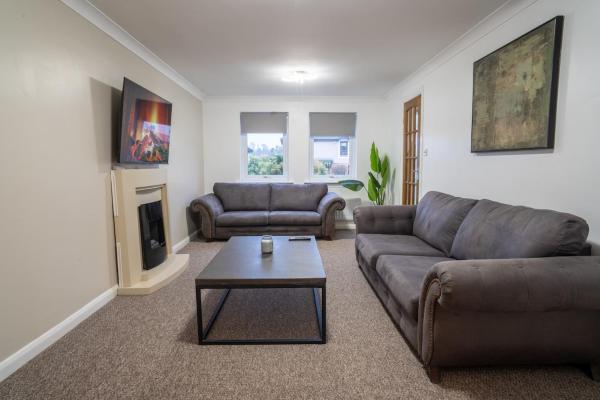 Cosy 5 Bed Home In Glasgow With Free Private Parking - Paisley