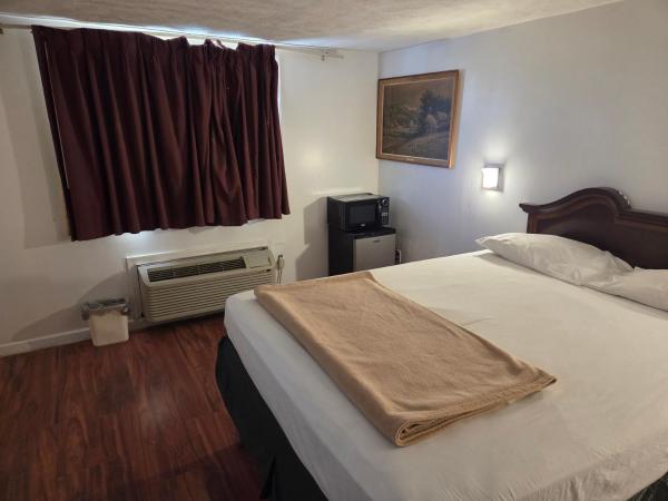 Huntingdon Inn - Monroeville, PA