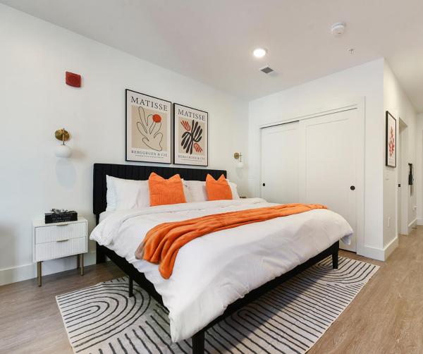 Lux Studio King Bed Gym Free Parking - Monroeville, PA