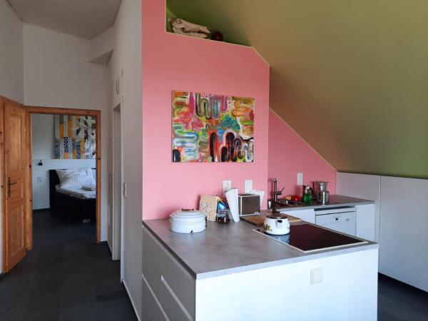 Wohnung In Einer Kleinen Burg - Wiener Neustadt