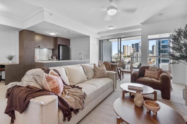 James St Apartment With Story Bridge Views, Pool & Free Parking - Brisbane