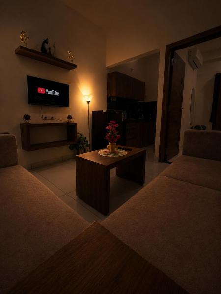 Urban Retreat - Crystal - Indore