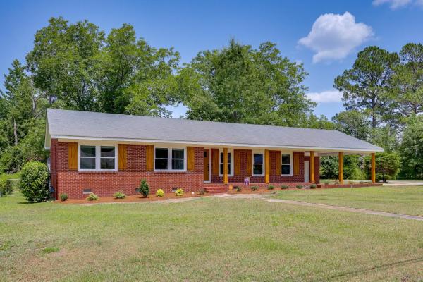 Near Ecu! Centrally Located Gem W/ Sunroom & Deck - Greenville, NC