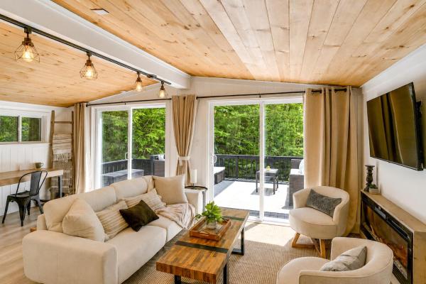 High-design Monroe Cabin On 2 Private Acres! - The Berkshires, MA