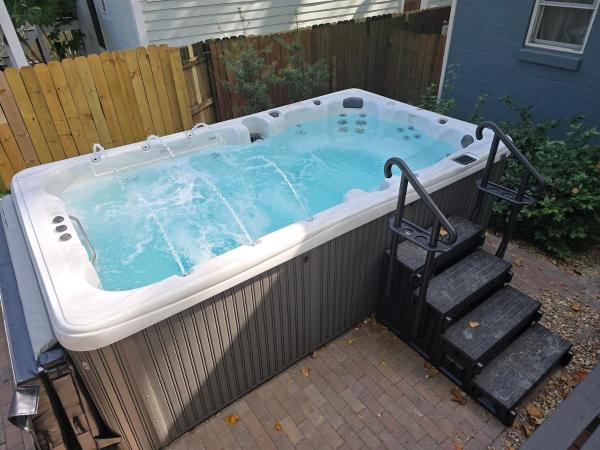Perfect Location Downtown Savannah Condo - Unit D - Skidaway Island, GA